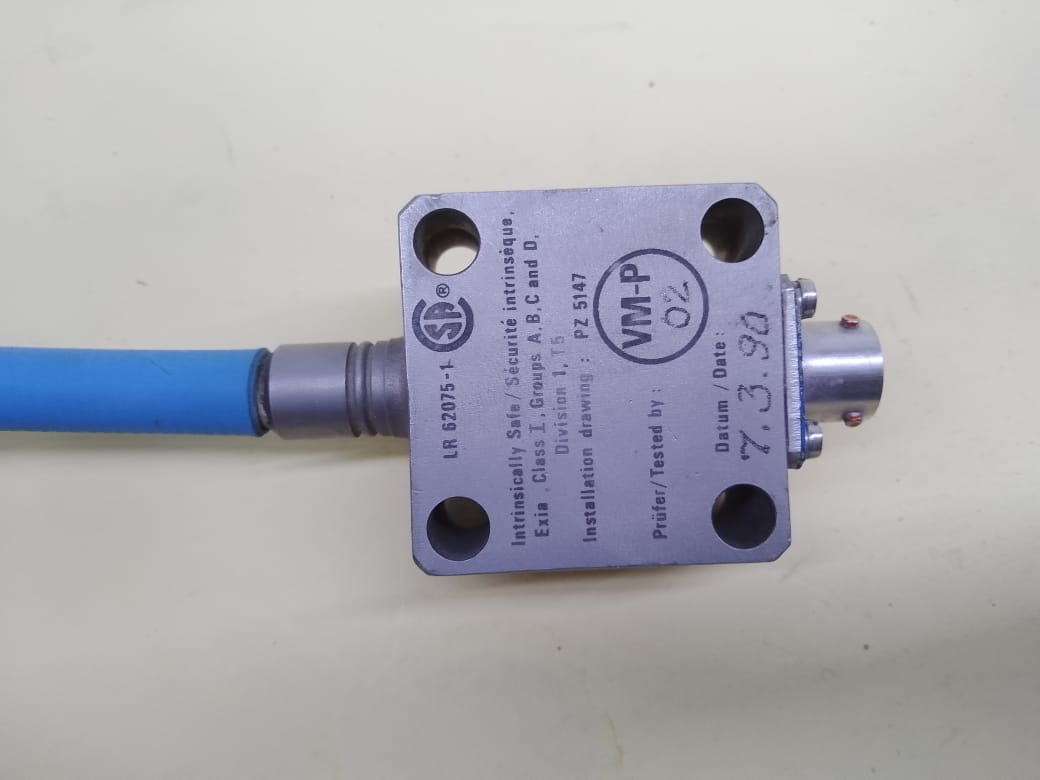 Meggitt CE 134 vibro meter 444-134-000-402 Piezoelectric Accelerometer ...