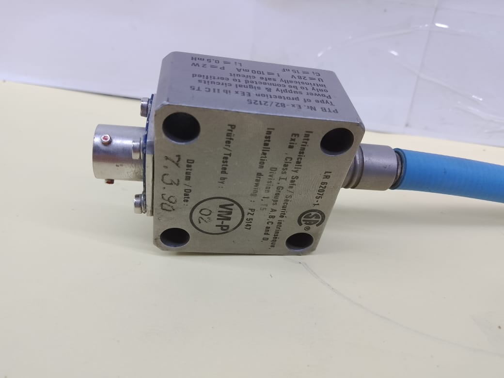 Meggitt CE 134 vibro meter 444-134-000-402 Piezoelectric Accelerometer ...