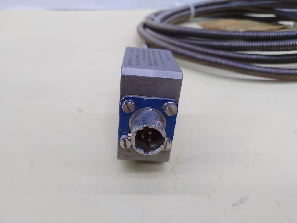 Meggitt CE 134 vibro meter 444-134-000-402 Piezoelectric Accelerometer ...