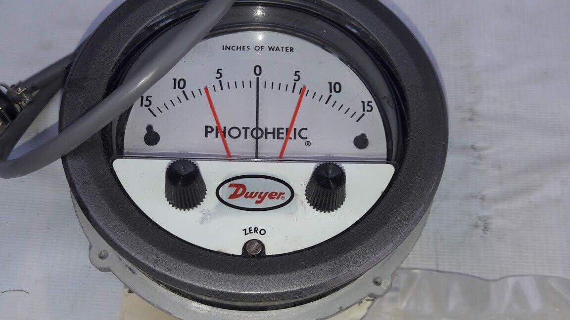 Dwyer Instruments Inc Photohelic Series 3000MR 24VdC Pressure Gauge New ...