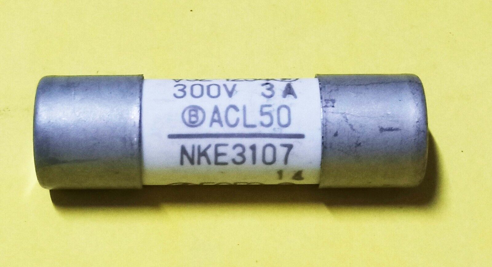 FUJI ELECTRIC FCF2-3 Ceramic Fuse AC 500V DC 125V 3A 32-1294 ...