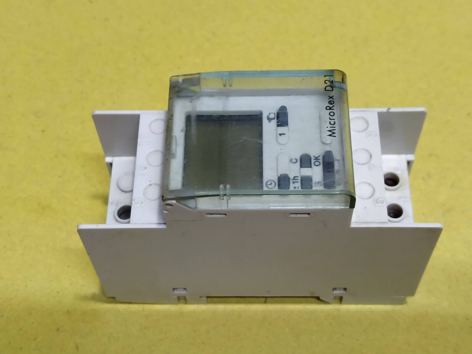 MicroRex D21 Plus digital time switching Relay 944125 240VAC ...