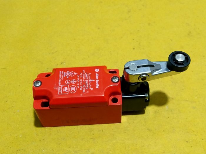 Allen-Bradley IEC 60947-5-1 EN 1088 GUARD Master Limit Switch 240V le 3A New. – Oasismachinery