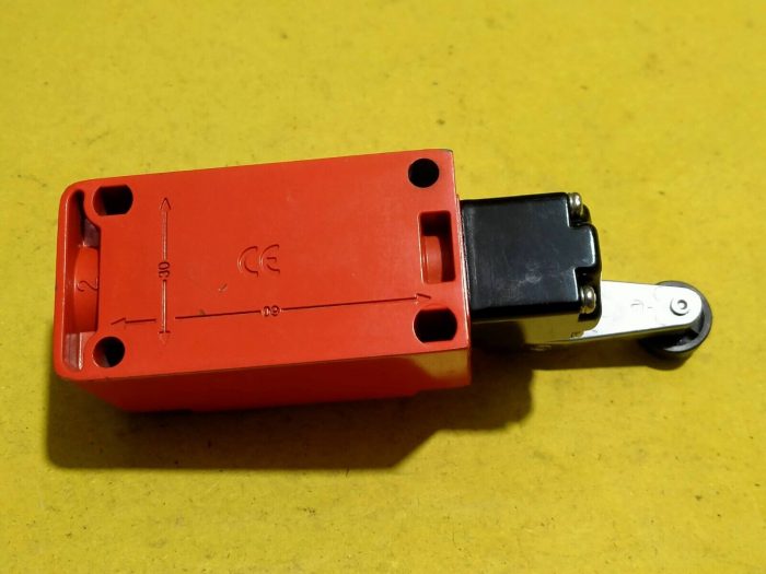 Allen-Bradley IEC 60947-5-1 EN 1088 GUARD Master Limit Switch 240V le ...